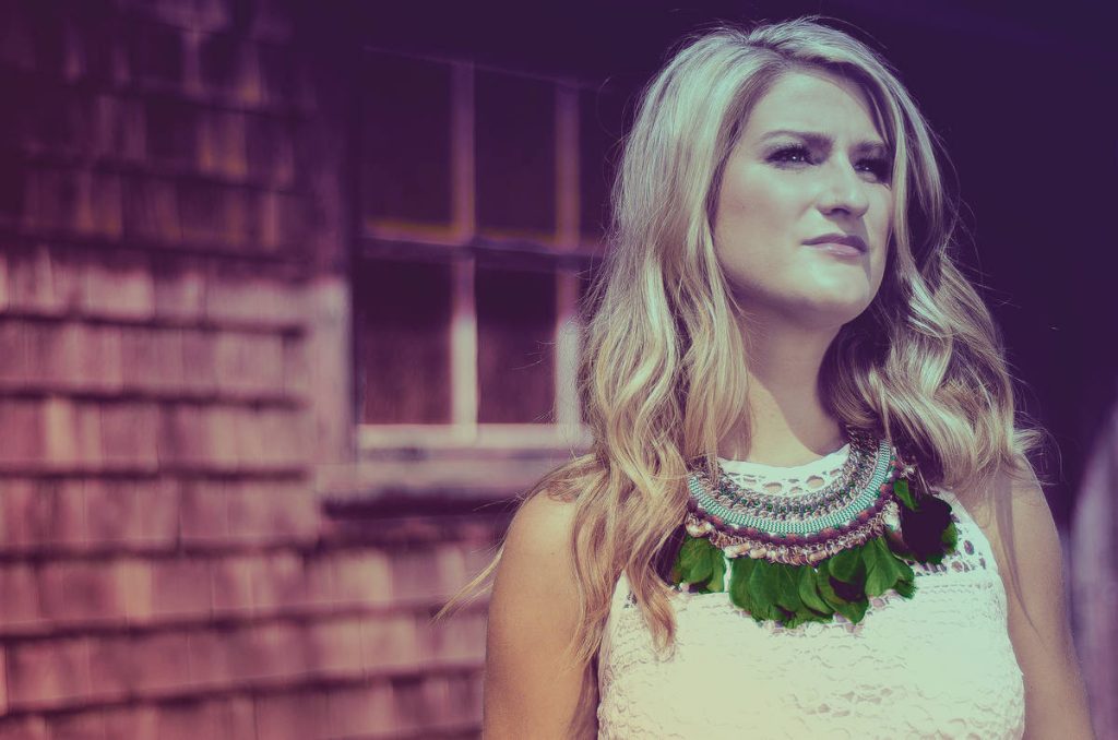 Un premier album à saveur country pop pour une artiste de Saint-Gédéon ...