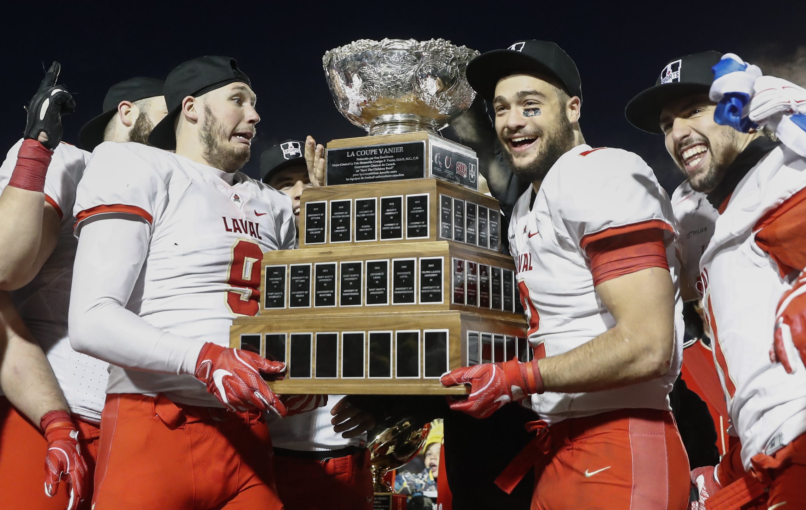 Adam Auclair est le joueur défensif par excellence de la Coupe Vanier ...