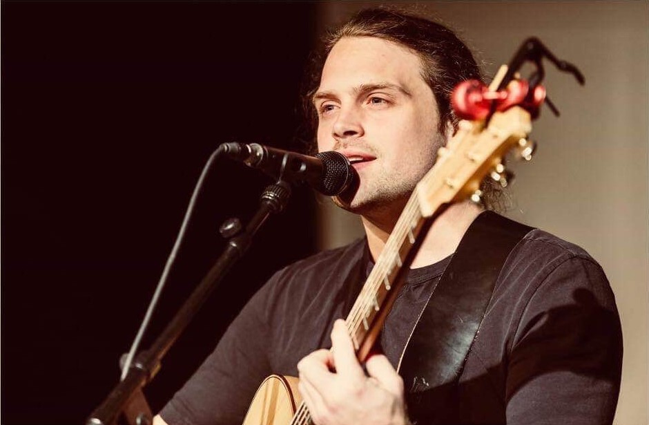 Une première tournée en France pour Pierre-Hervé Goulet - L’Éclaireur ...