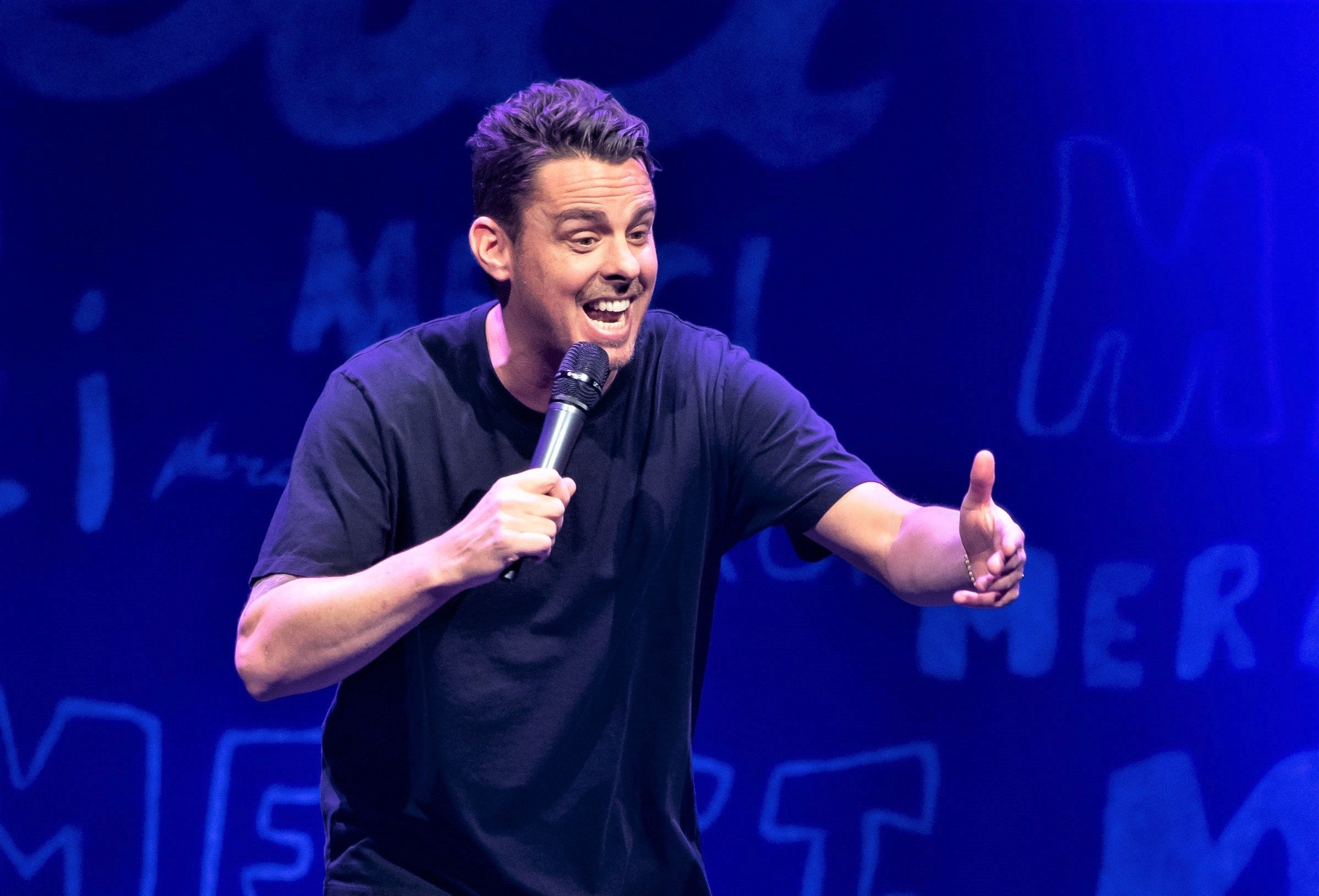 Le retour des nombreuses anecdotes familiales de l'humoriste Philippe ...