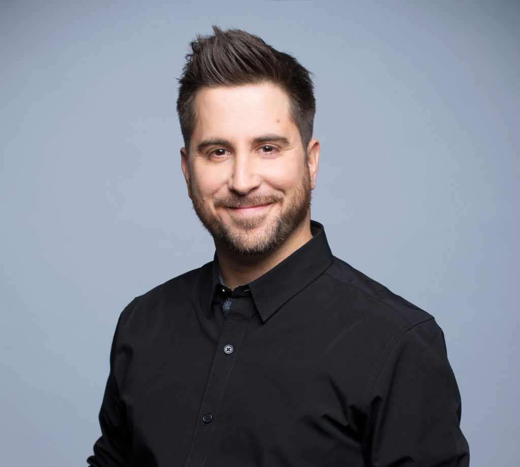 Dénoncez l'hypocrisie avec l'humour mordant - L’Éclaireur Progrès