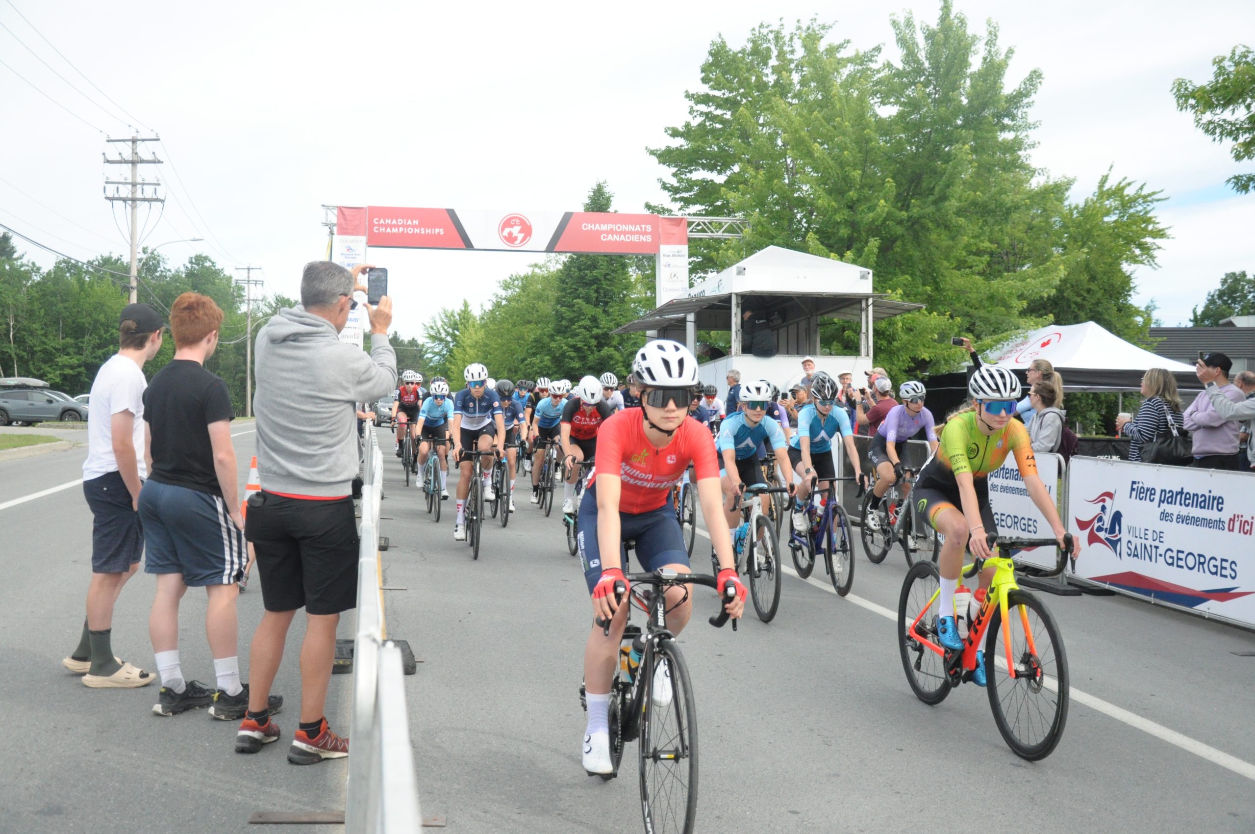 Course sur route : Michael Woods le plus rapide, Pier-André Côté tout ...