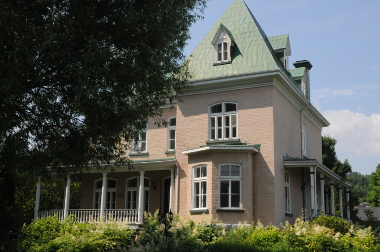 Travaux spéciaux autorisés à la Maison Fortier de Beauceville - L ...